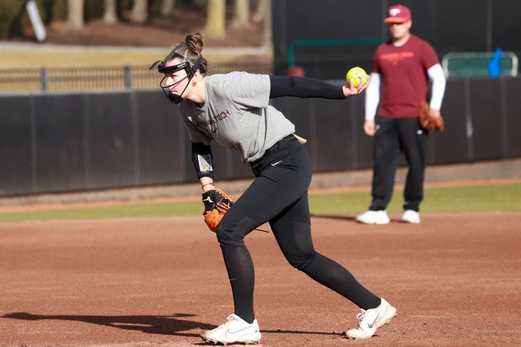 VT Softball Practice Session | Gallery | collegiatetimes.com