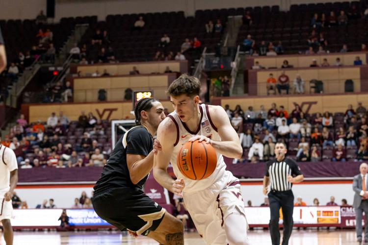 Men's Basketball vs. Bryant | Gallery | collegiatetimes.com