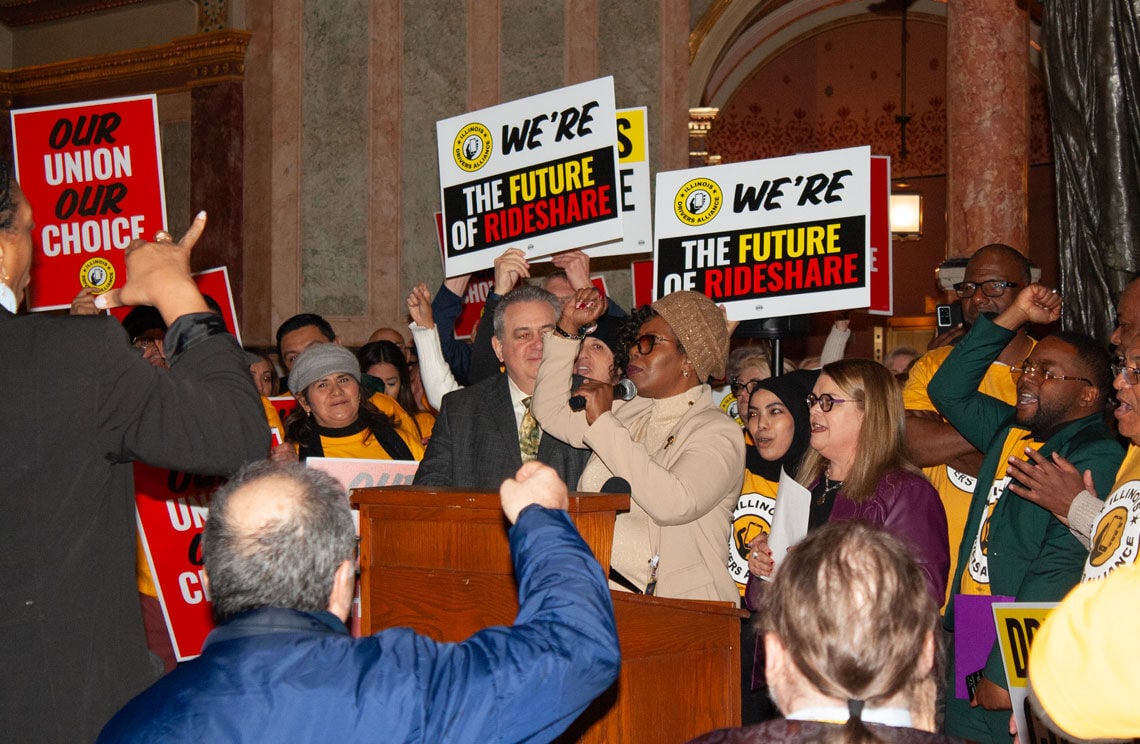 Illinois rideshare drivers rally for unionization bill | State ...
