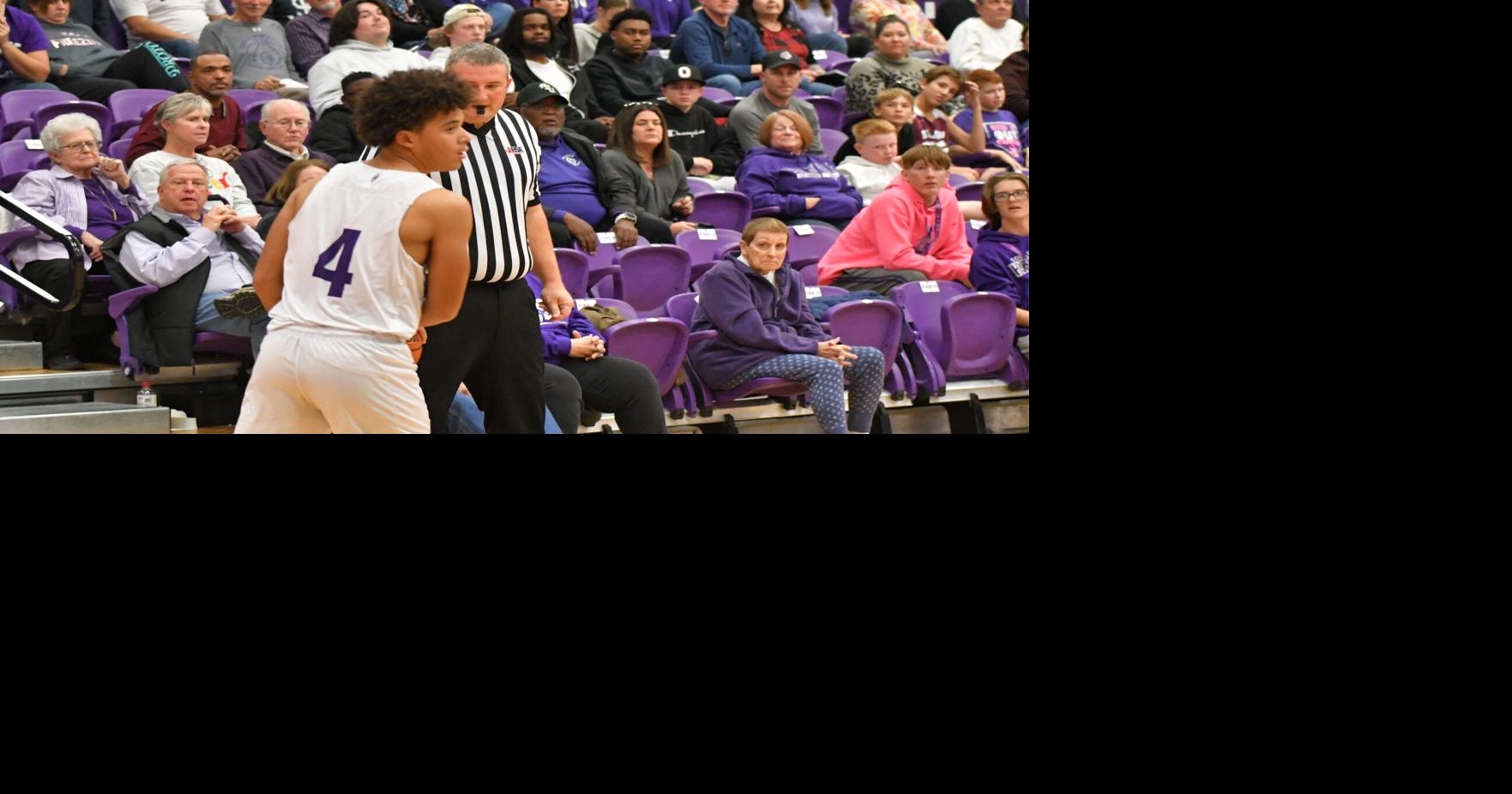 Chambers Scores 22 Points, Wysinger Adds 20, Kahoks Stay Undefeated ...