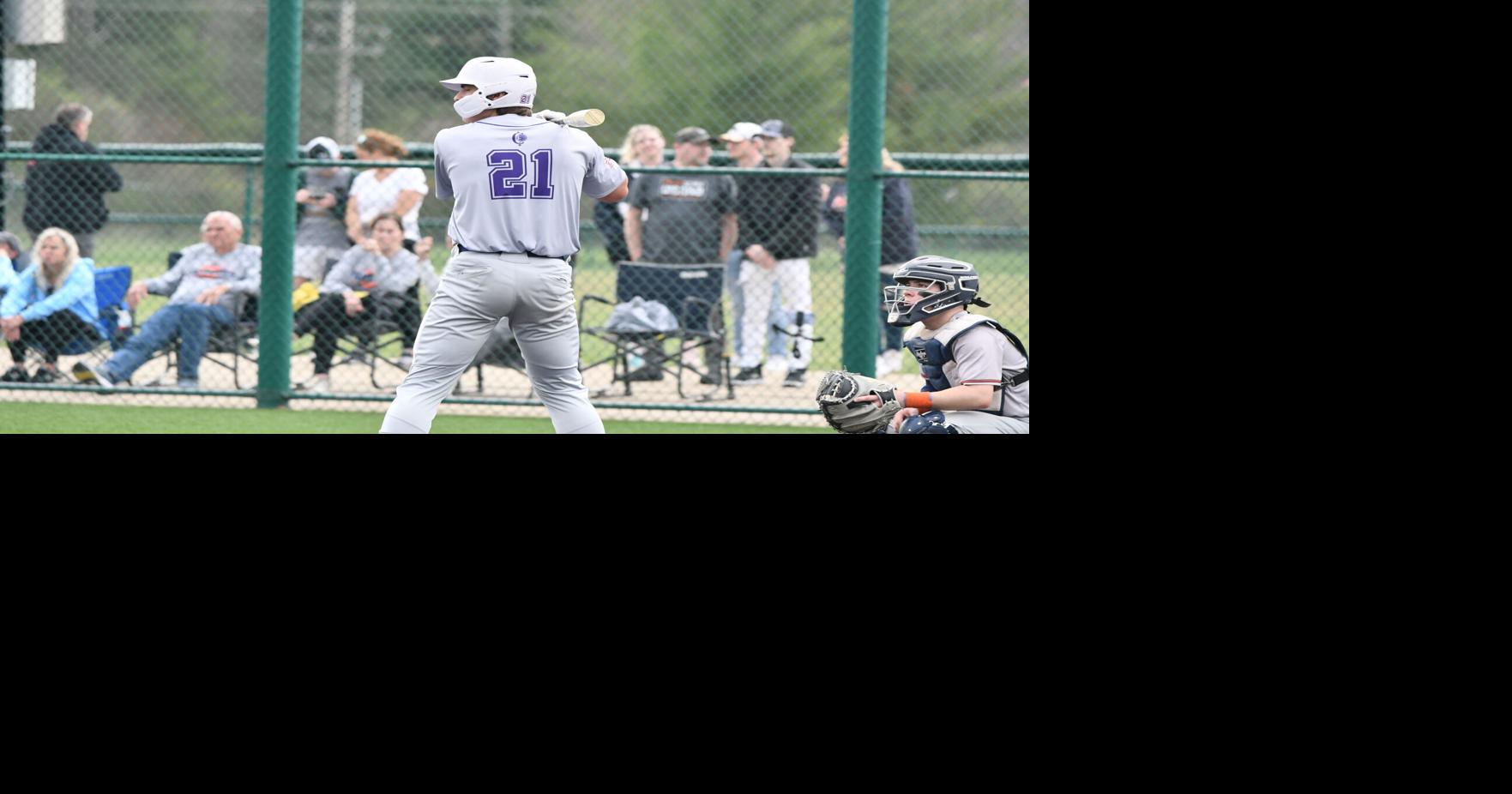Kahoks Baseball Team Edges Lancers 3-1 | CUSD10 | collinsvilledailynews.com