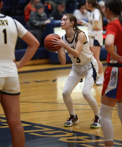 Eagles split NWOC girls basketball games | Hoodriver ...