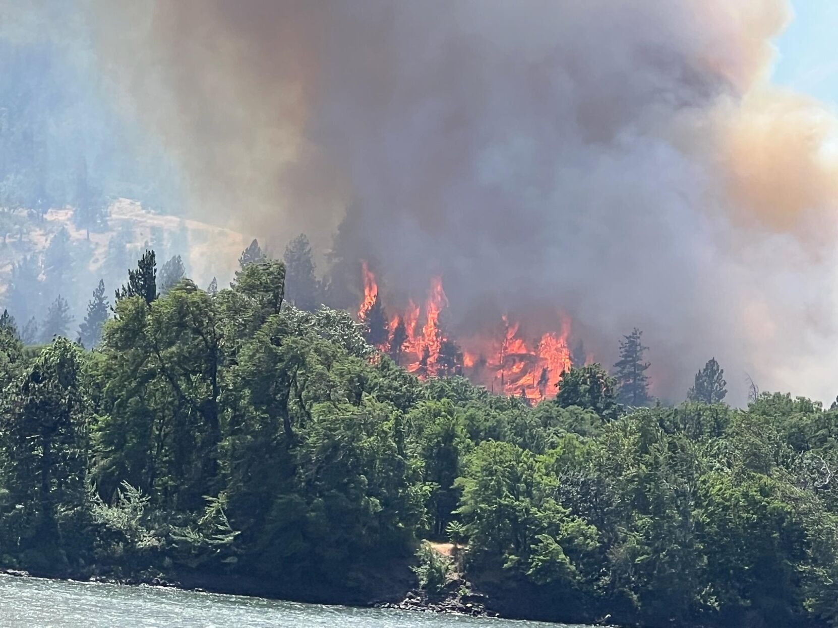 Rowena Fire shuts down interstate, prompts evacuations | Free News ...