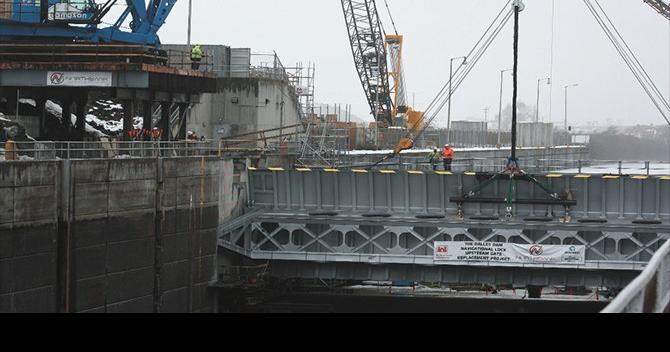 Massive gate replaced at TD dam | News | columbiagorgenews.com