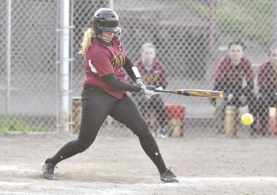 Lady Hawk rally falls one run short | Sports | columbiagorgenews.com