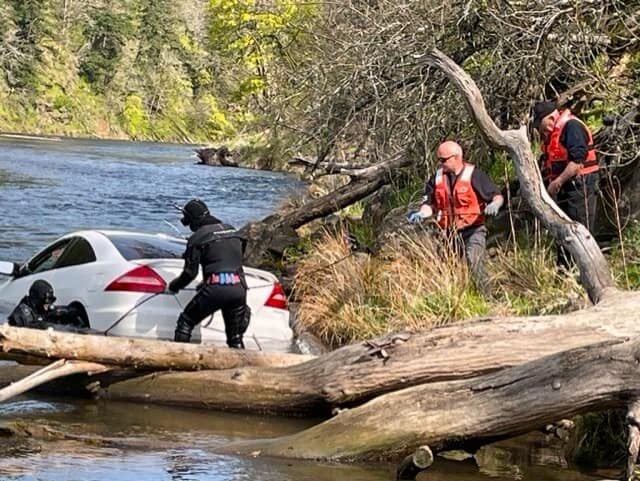 Car goes over cliff, into Big White Salmon River | News ...