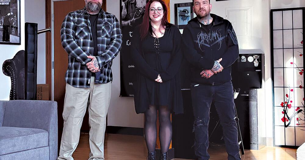 Walk-in tattoo shop opens downtown HR | News | columbiagorgenews.com