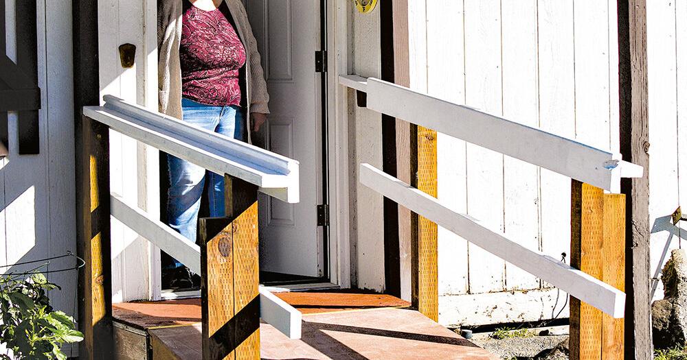 Helping hands | News | columbiagorgenews.com