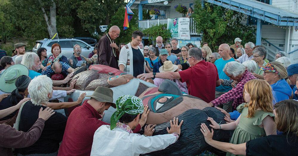 Lummi Nation totem pole visits Hood River, drums up opposition to ...