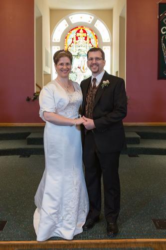 Weatherly marries Aman | Weddings | columbiagorgenews.com