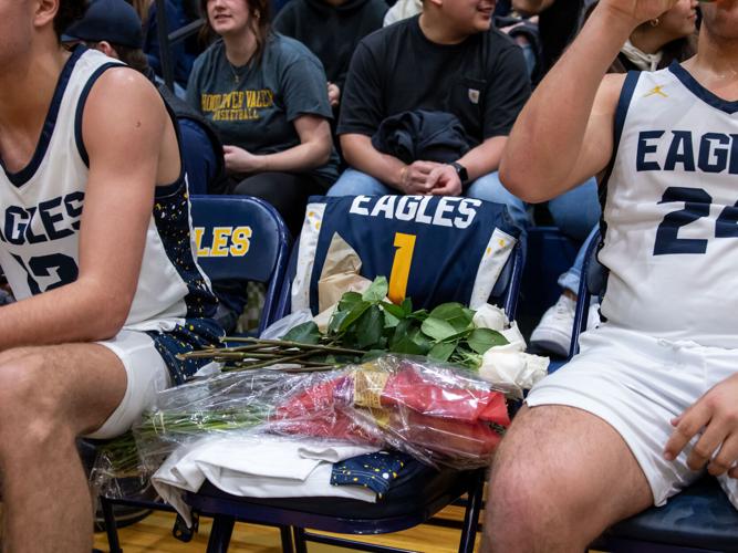 Eagle boys play through trying circumstances | Hoodriver ...