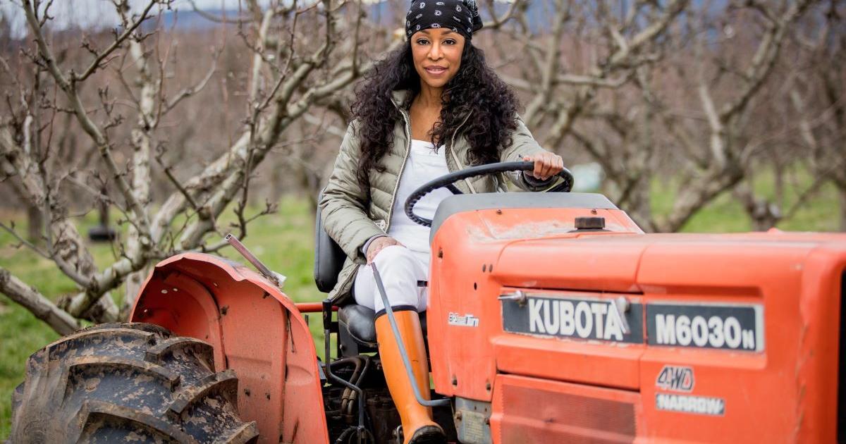 Jacqueline Alexander receives Acres: Cultivating Equity in Black Ag ...