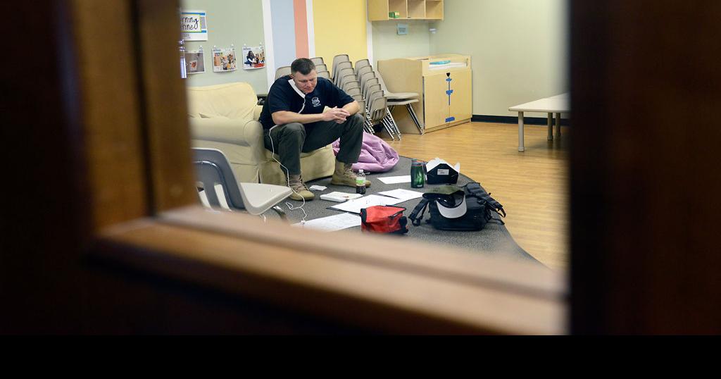 PHOTO GALLERY: Mock hostage training helps police officers diffuse ...