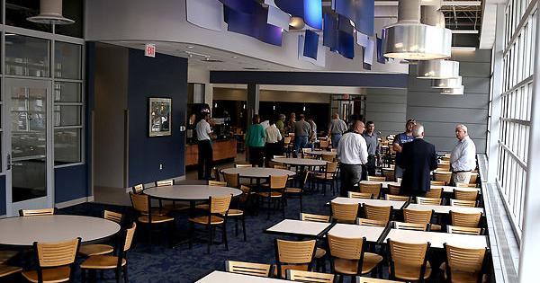 The scoop on dining plans, dining halls | Collegetown ...