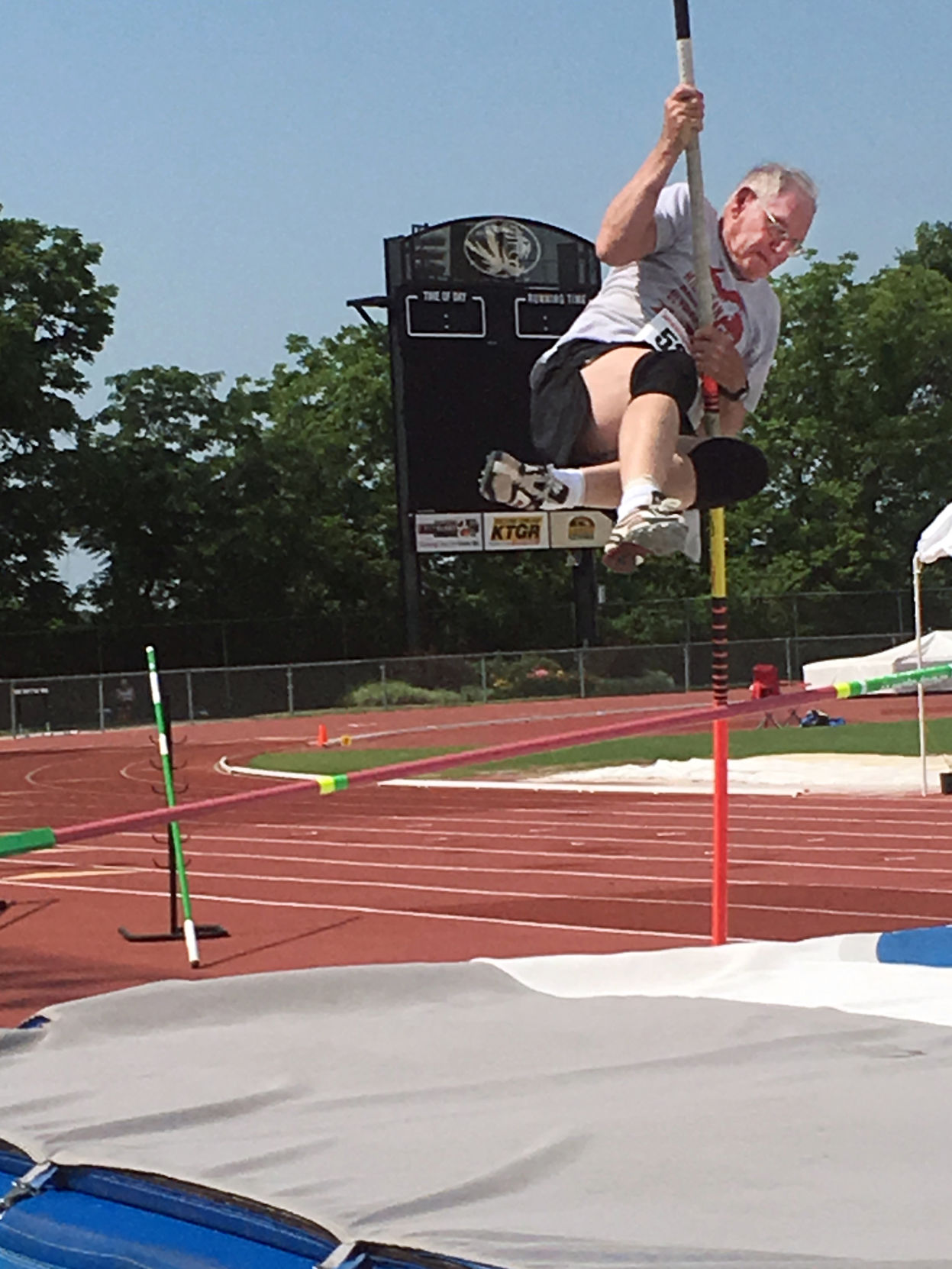 Senior pole vault brings newcomers and pros to the Games | Other Sports ...