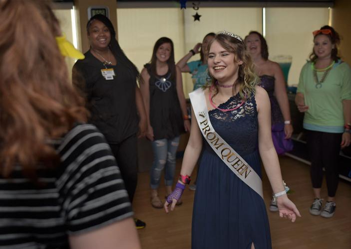 After eight weeks in the hospital, a teenage girl gets her prom | Local ...