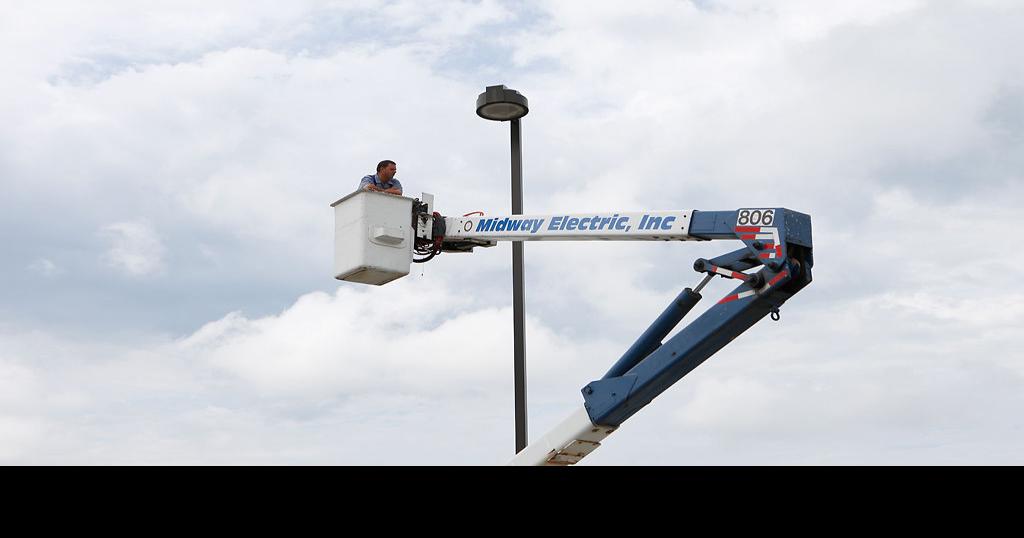 Electrician becomes stranded in elevated cherry picker, requires rescue ...