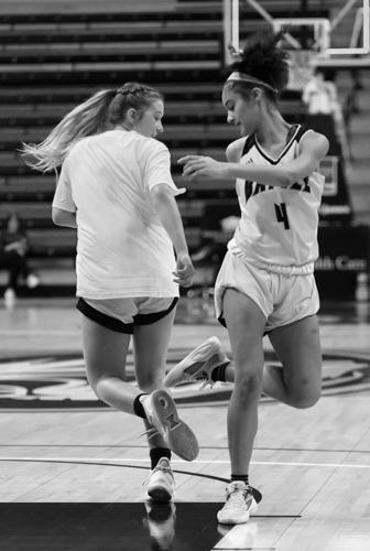 Dribbling from dusk til dawn | Visuals | columbiamissourian.com