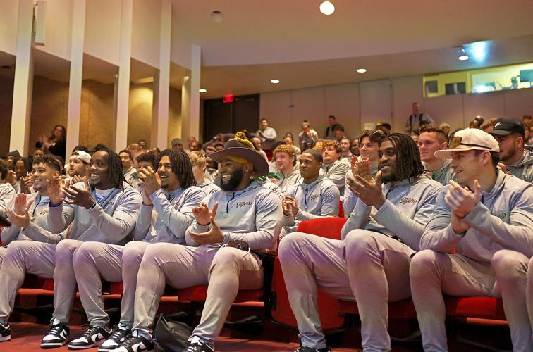 Mizzou players, coaches visit patients at Scottish Rite for Children in Dallas | Mizzou Football ...