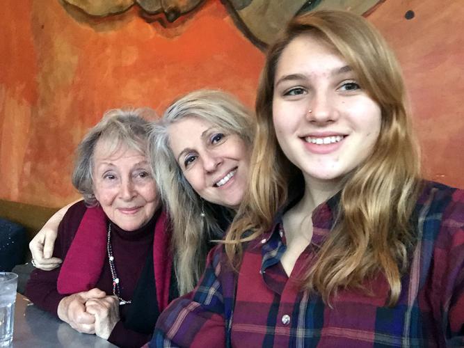 PHOTO GALLERY: Aliki Barnstone and her family | | columbiamissourian.com