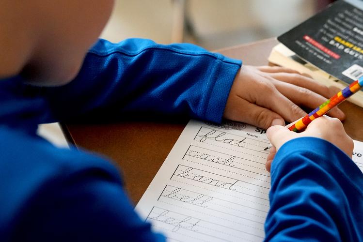 Lawmaker makes final bid for cursive writing requirement in Missouri ...