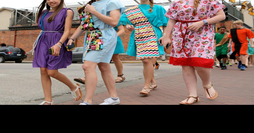 Toga Day celebration links Roman mythology, modern culture | Local ...