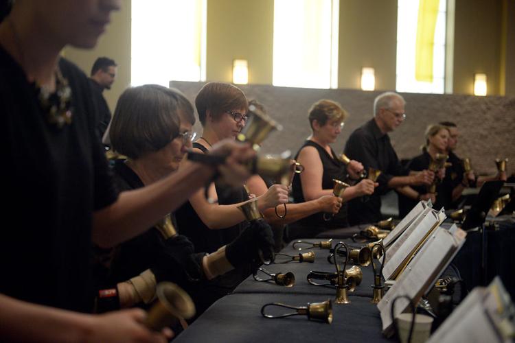 Handbell ensemble entertains crowds with chimes and rings | Local ...