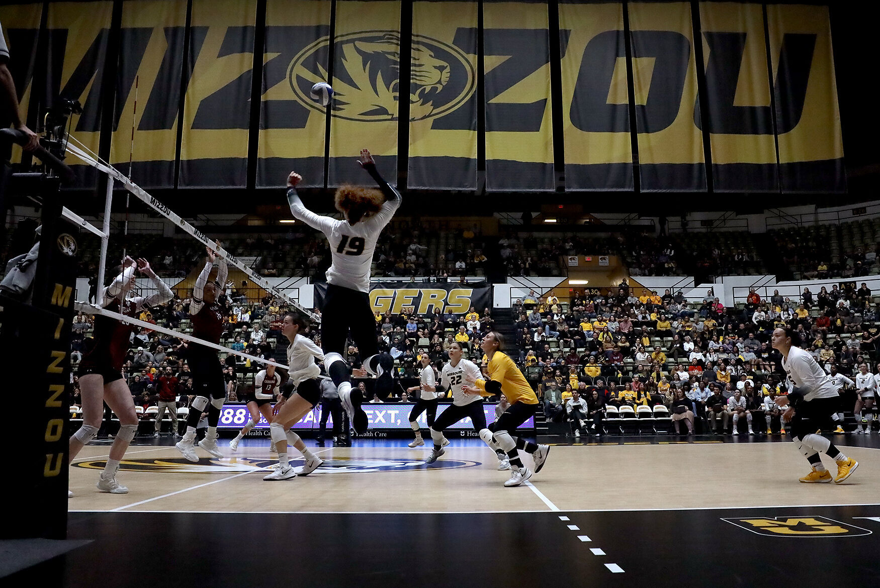 Mizzou volleyball sweeps South Carolina runs win streak to nine Mizzou Sports columbiamissourian