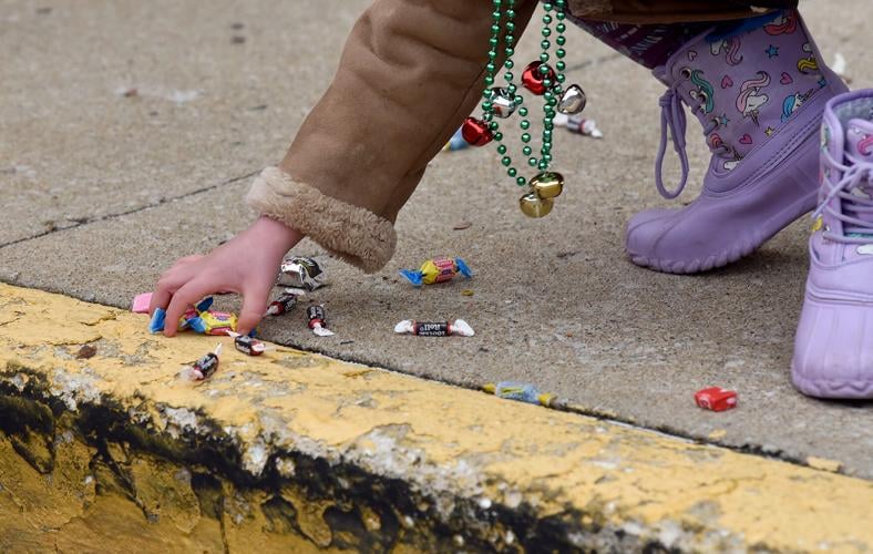 Holiday parade returns for first time since before pandemic | Local ...