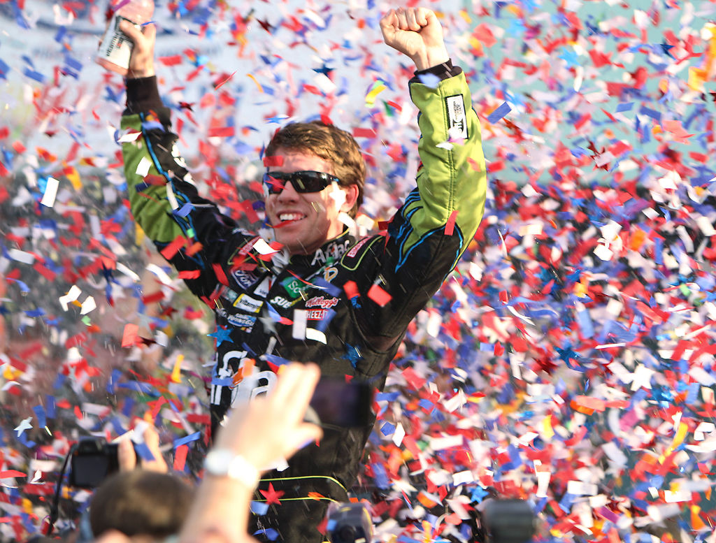 As he downshifts from racing, Carl Edwards is a champion in fans' eyes ...
