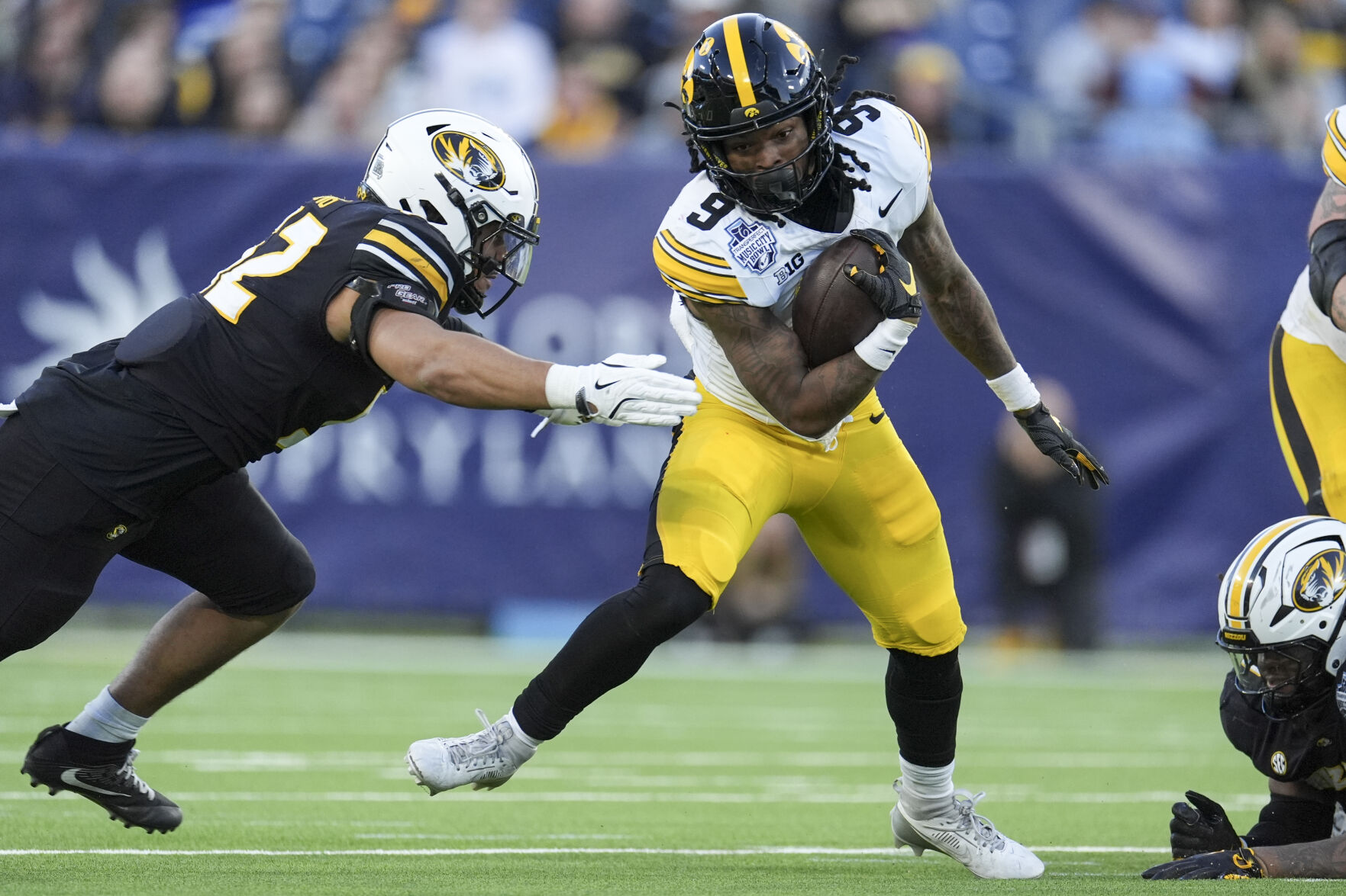 Mizzou edge rusher Jahkai Lang enters transfer portal | Mizzou Football ...