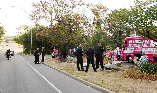 Columbia rally sparks debate over women's issues | Local ...