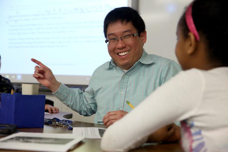 Crowdsourcing the classroom: Teachers go online to raise money for ...