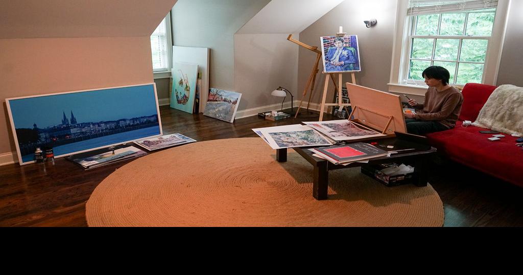 Waiting in Columbia, artist turns old black-and-white photos to acrylic ...