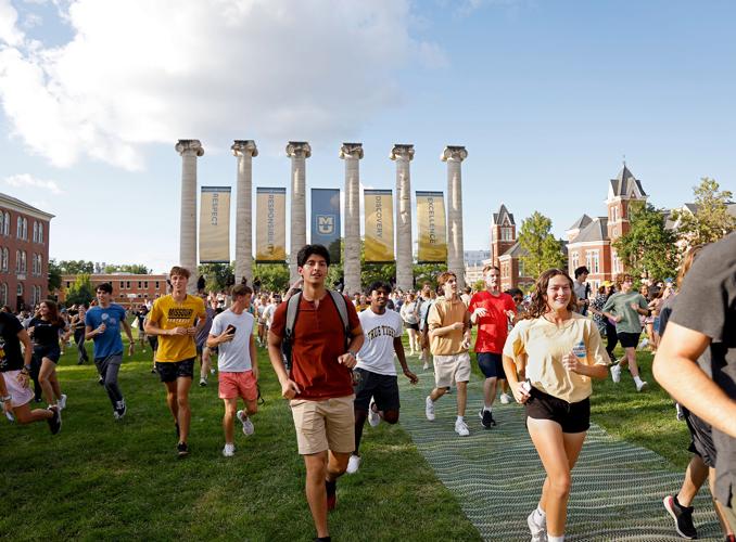 Freshmen continue Tiger Walk tradition | | columbiamissourian.com