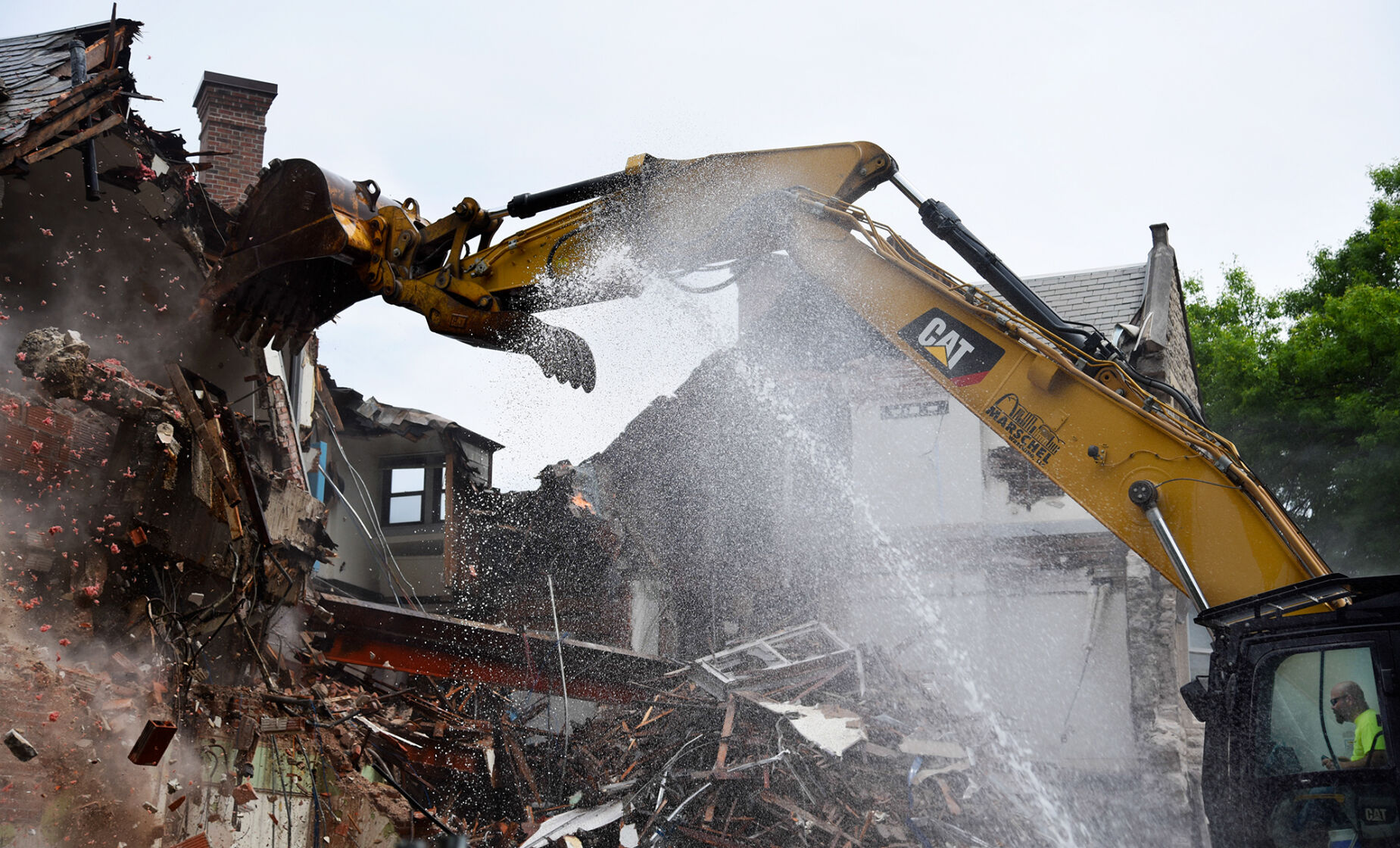Read Hall is demolished Thursday at the University of Missouri campus ...