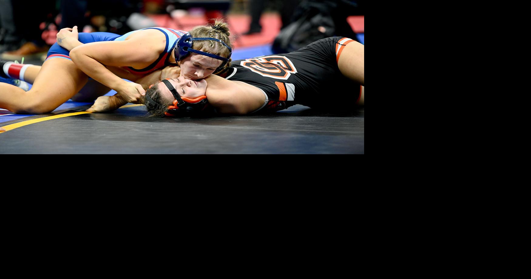 Breanne Gibbs pins down Keely Fallert | Sports | columbiamissourian.com