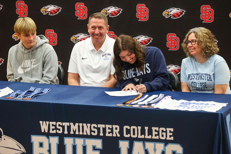 Three Southern Boone seniors commit to continue athletics in college ...