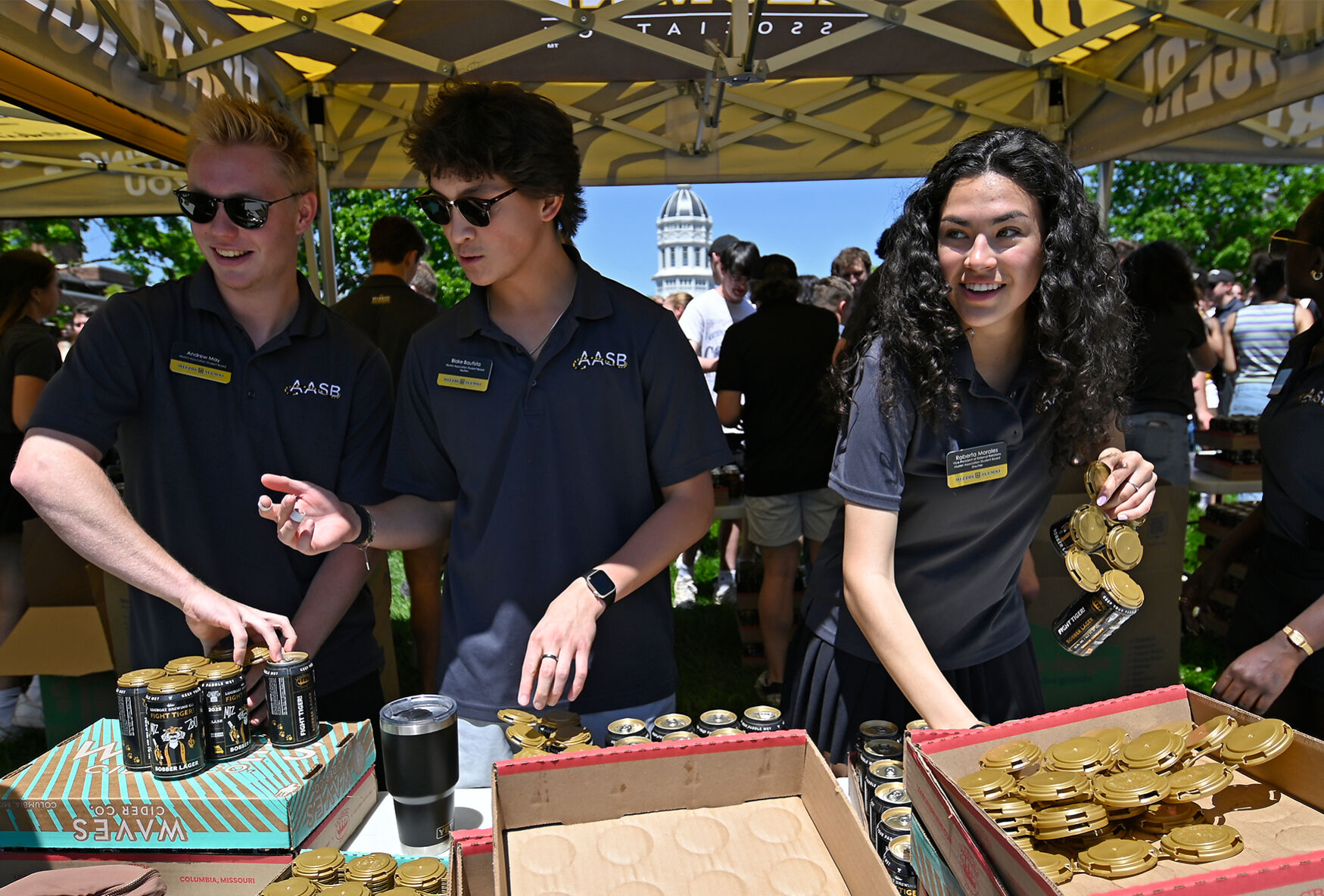 Running into a new chapter: MU students celebrate graduation with Senior Sendoff | Local ...