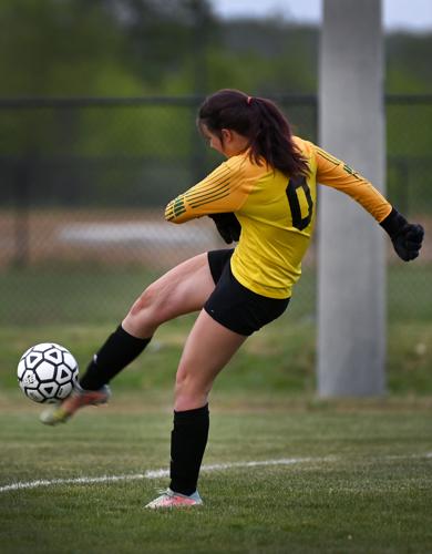 Hickman keeps unbeaten streak over Tolton alive with 3-2 win | Prep ...