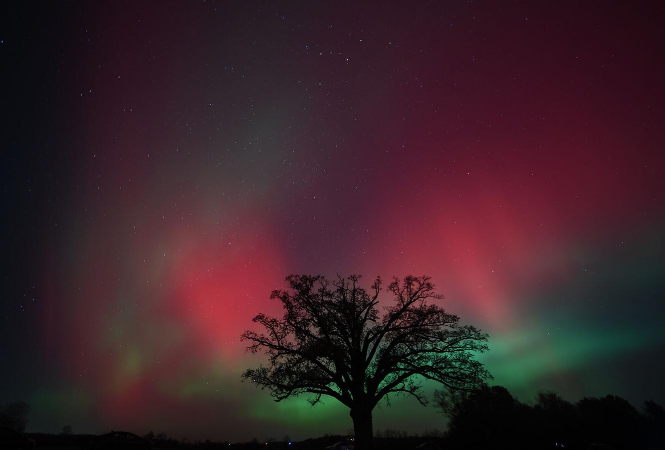 Northern lights seen across mid-Missouri Tuesday night | Local ...