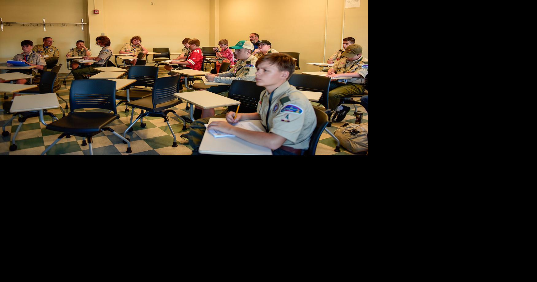 Michael Currier gives a lecture on environmental science | News ...