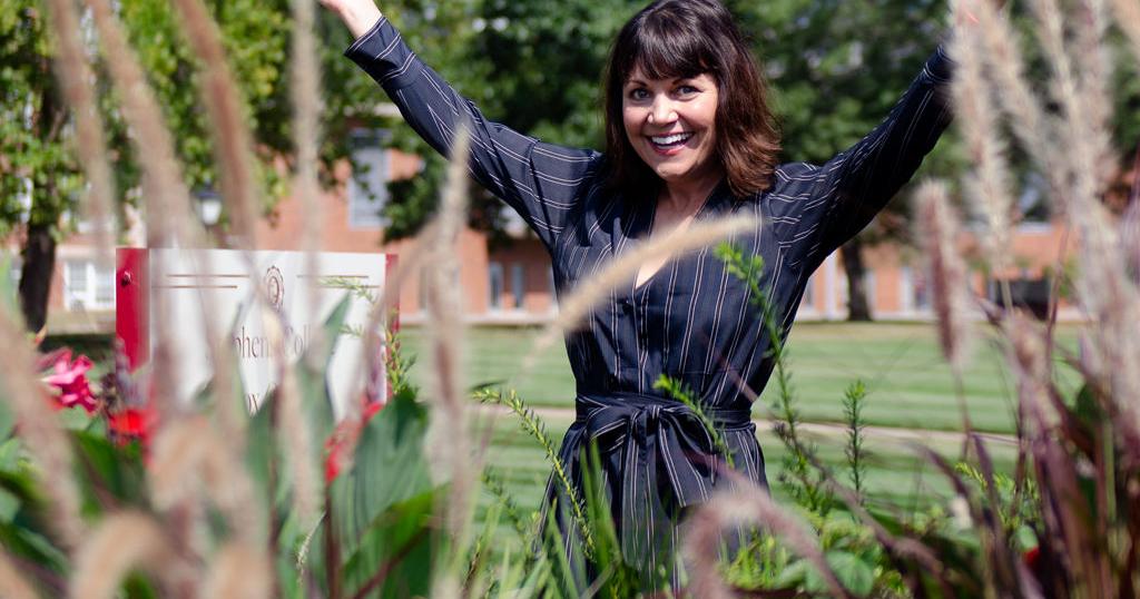 Actress brings Broadway to Stephens College with production of 'Mamma ...