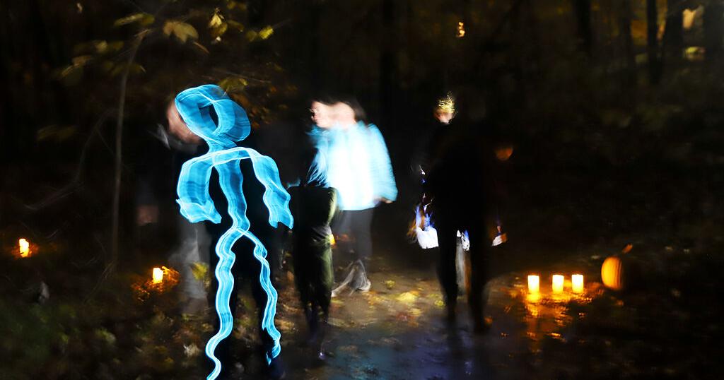 Crepuscular Creep captivates CPS students | News | columbiamissourian.com