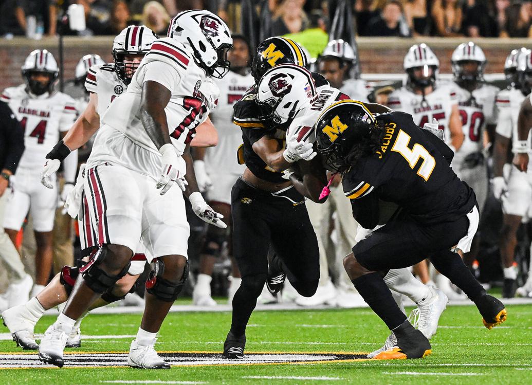 Former Mizzou LB Khalil Jacobs signs with Pats, WR Xavier Loyd invited ...
