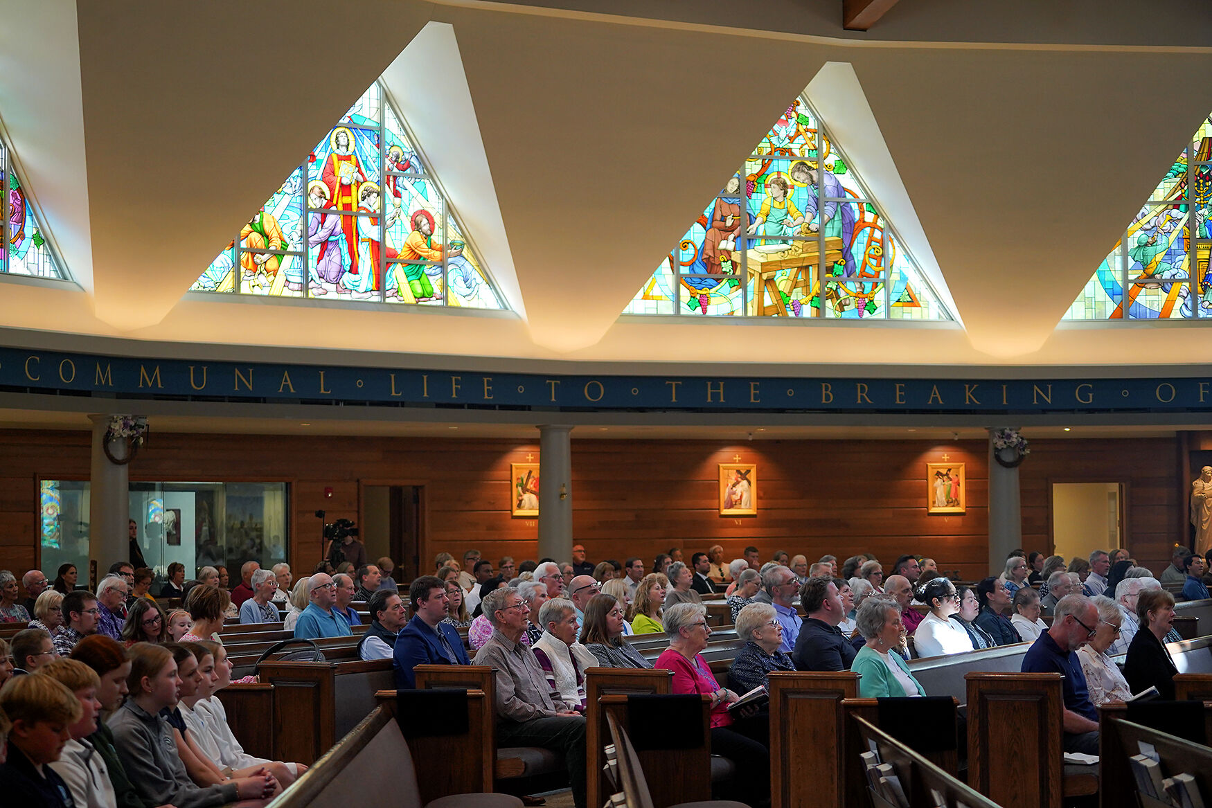 Mid-Missouri Catholics celebrate pope's life with memorial Mass | Local ...