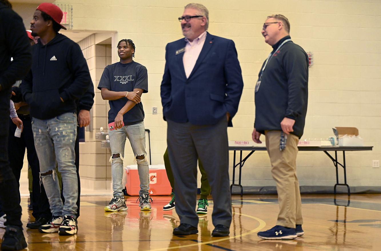 Five-star SLUH WR Ryan Wingo commits to Texas over Mizzou, others ...