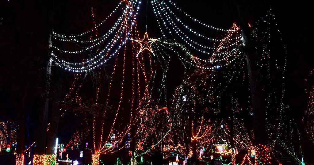 Tilles Park continues its dazzling drive-through display through Dec. 30 | St Louis ...