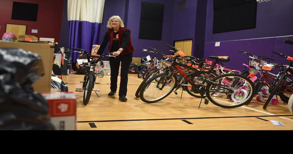 Voluntary Action Center helps Christmas come early for local families ...