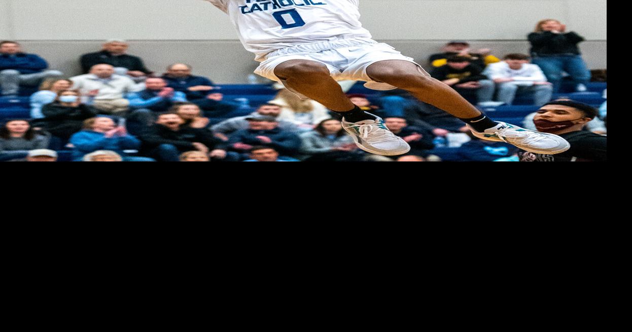 Top 2025 basketball prospect Rowe to return to Tolton | Father Tolton ...